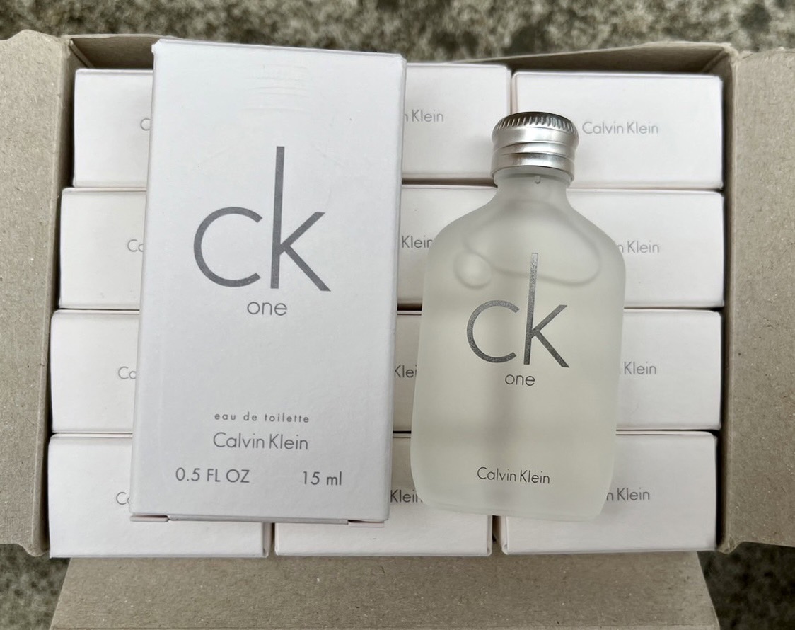 แบบแต้ม Calvin Klein CK One Eau De Toilette 15ml.
